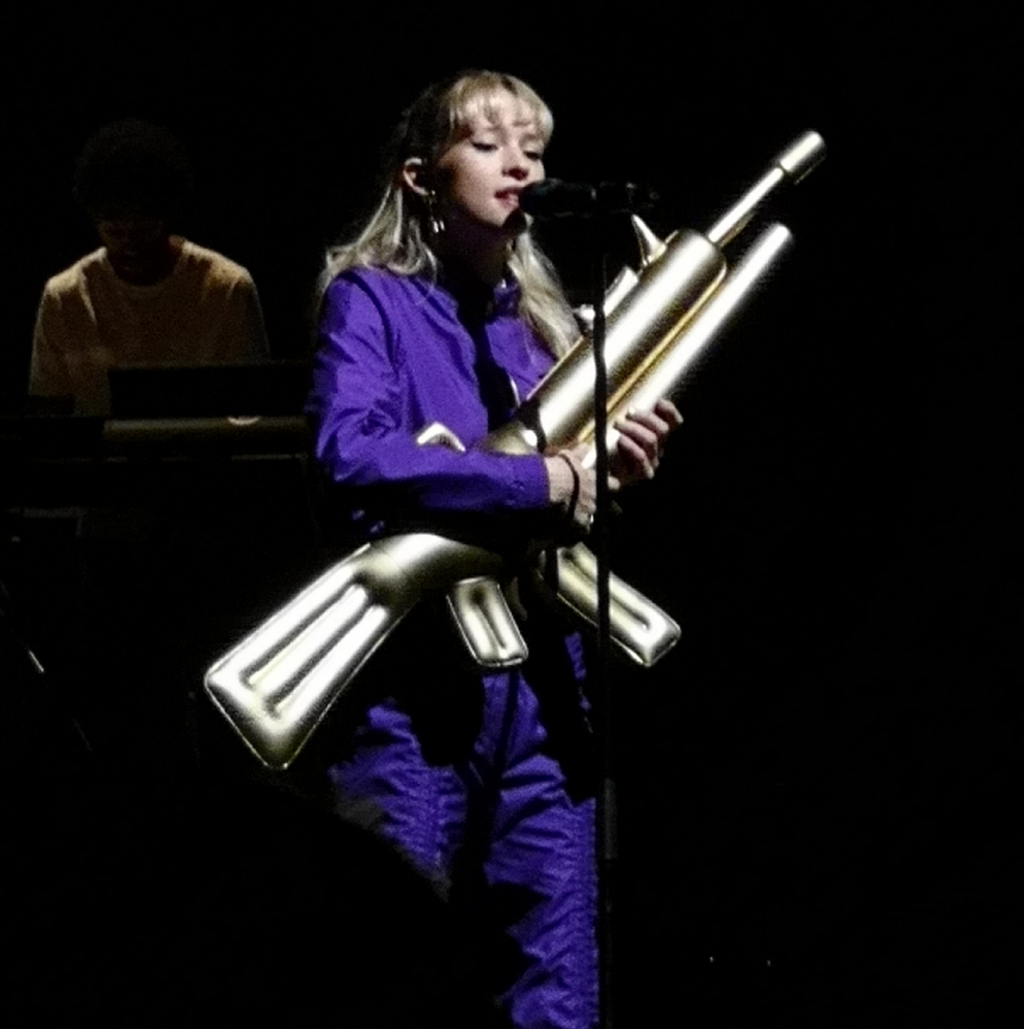 Angèle met "le Brol" à l’Olympia
