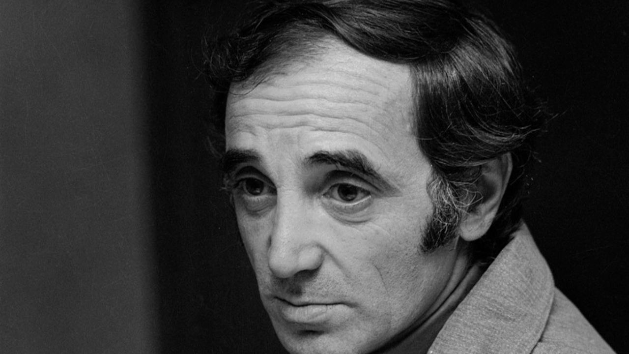 Charles Aznavour : une émission spéciale sur France 2 avec Carla Bruni ...
